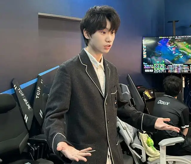 Doinb：Faker是LOL唯一的神，靠LOL吃饭的人都求着他继续打比赛