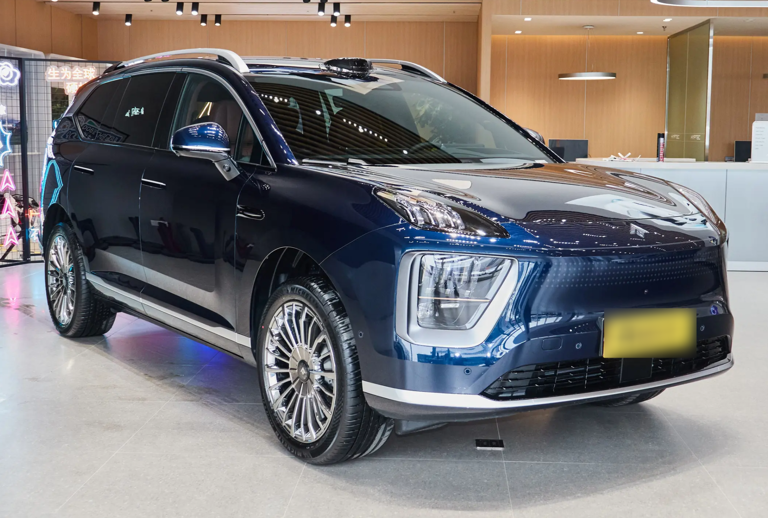 理想L6的价格打L8！昊铂HL正式上市，26.98万起，这价格真到位了