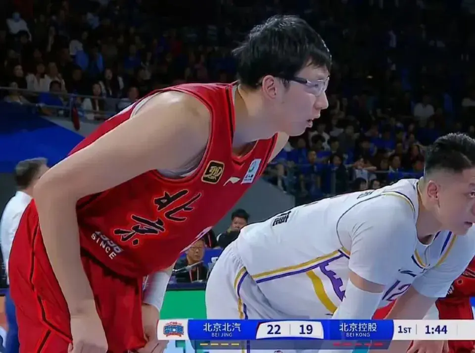 北京106-100击败北控！赛后来听各界媒体专家怎么说 周琦就是大腿