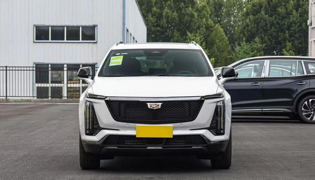 凯迪拉克XT5：标配2.0T+9AT，入门跌破24万，到底值不值得选？