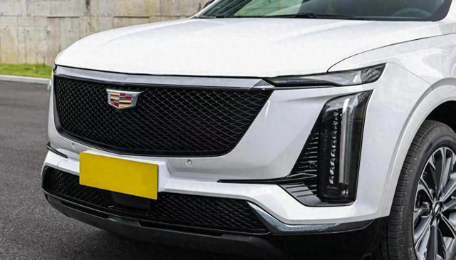 凯迪拉克XT5：标配2.0T+9AT，入门跌破24万，到底值不值得选？