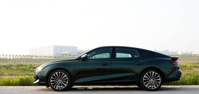 作为MG的轿跑力作，MG7比领克03和凌渡L强在哪？