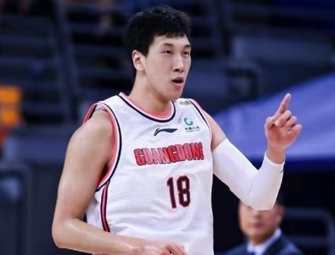 媒体人：CBA的一些动作，放在澳洲NBL是会被禁赛的