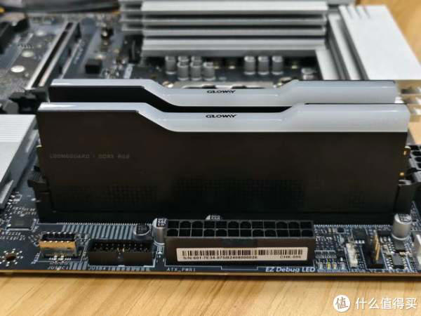 光威龙武DDR5 24GBX2 6000 C28海力士Mdie新宠，破局高性能D5市场