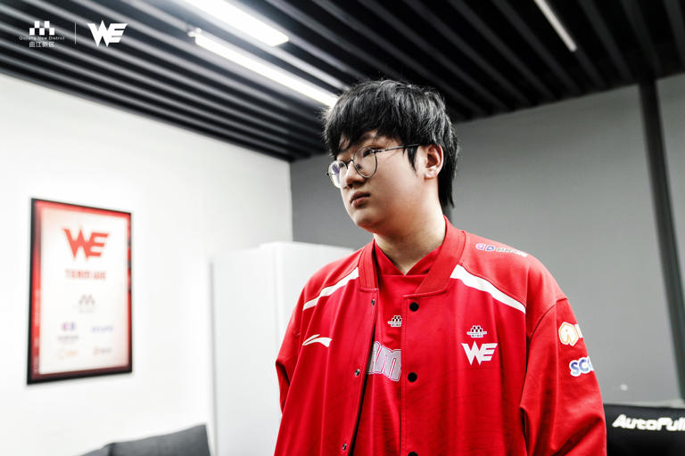 不敌BLG，赛后WE官方发布返图：遗憾落败，再努力！