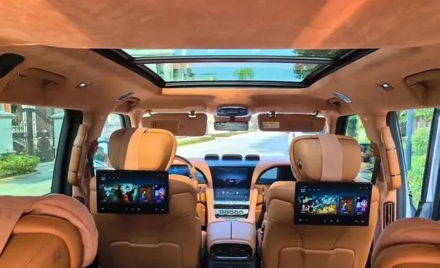 仰望U8L：5米4车长，24K黄金车标，超过迈巴赫，库里南。