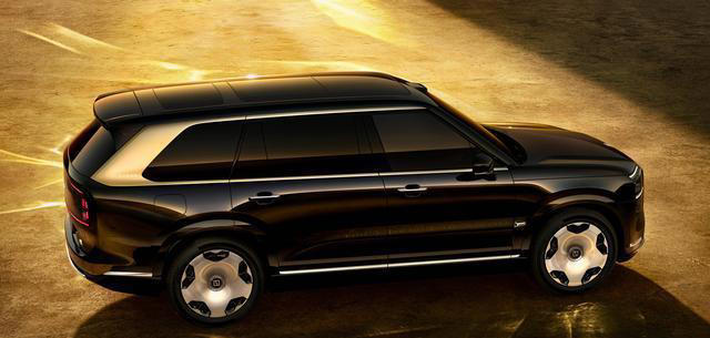 极氪9X亮相：900V架构+6C电池，光辉版预售百万起