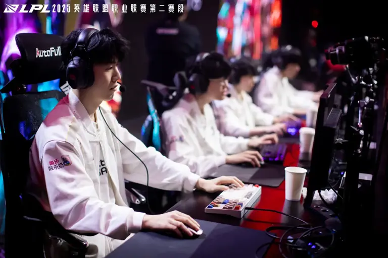 点你呢，daeny教练！WBG战胜IG后，小虎语音：对面阵容有点怪