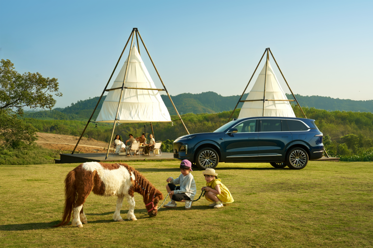 深蓝S09上海车展亮相23.99万起大六座SUV精准锚定年轻家庭需求