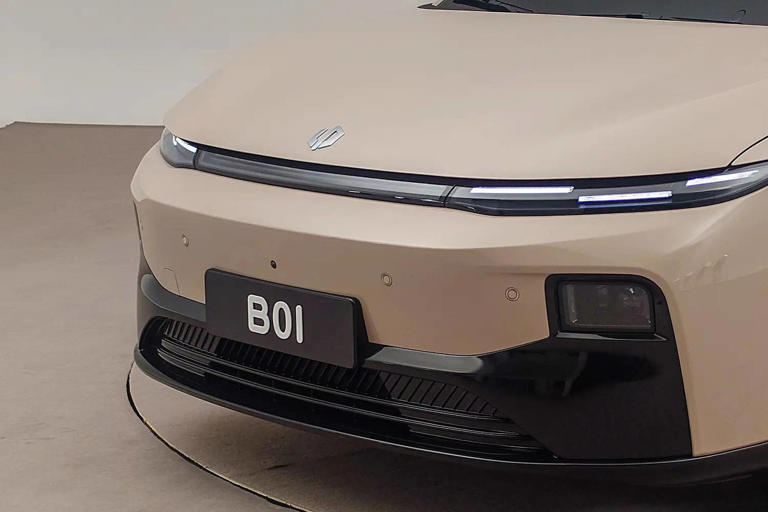 零跑B01正式盲订，6月预售7月上市，配置双选续航650km引期待