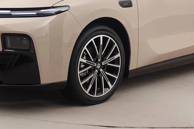 零跑B01盲订启动，6月预售7月上市，两种配置续航达650km