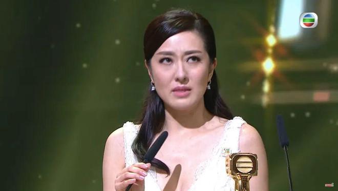 43岁TVB花旦离巢后终有新作品，自爆曾试过一年没戏拍，直言演员好被动