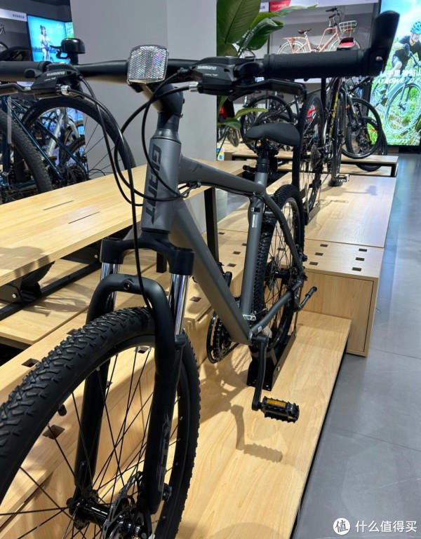 捷安特ATX660骑行实测：入门级山地车的实用之选