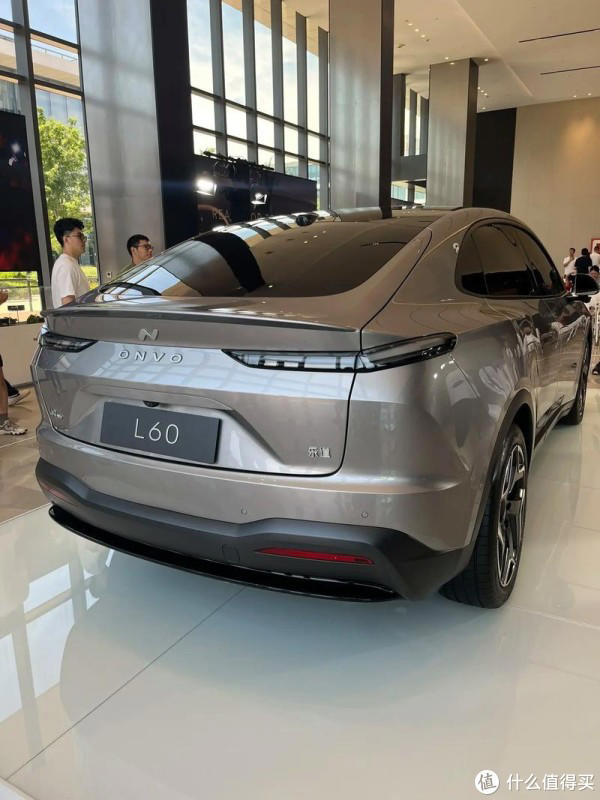 乐道L60上海车展首秀：20万级纯电SUV的"技术普惠"革命