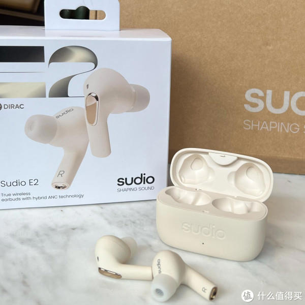 温柔系女生必备：Sudio E2奶油色耳机