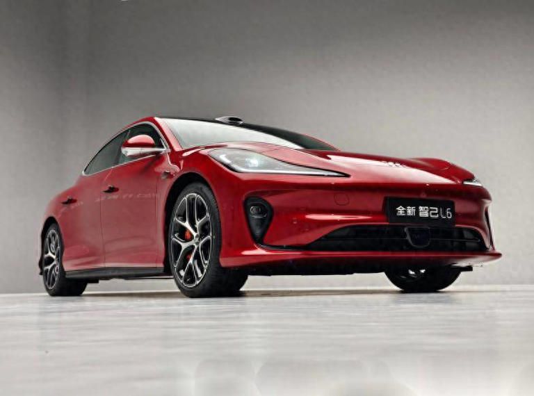 智己L6预售火爆，全新升级800V平台与灵蜥底盘，操控舒适性再提升！