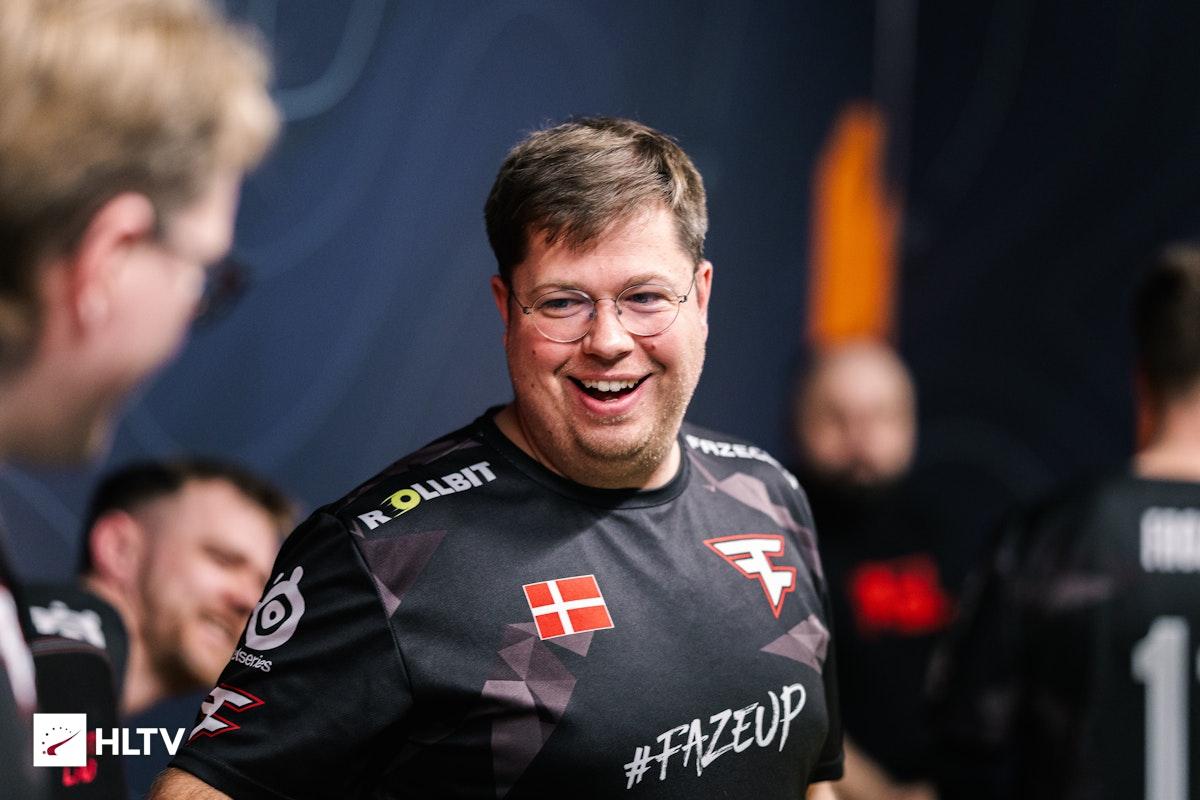 HLTV出品：apEX在顶尖指挥殿堂中居于何等地位