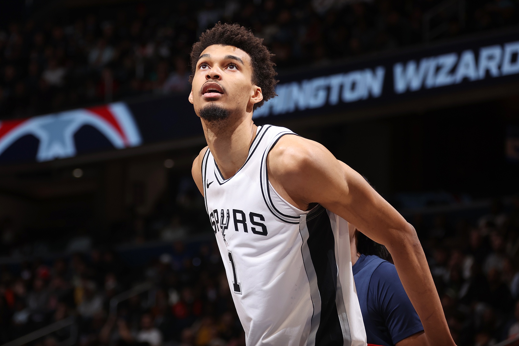 丹尼尔斯：DPOY就是给大个子的奖项 文班不受伤他最有戏