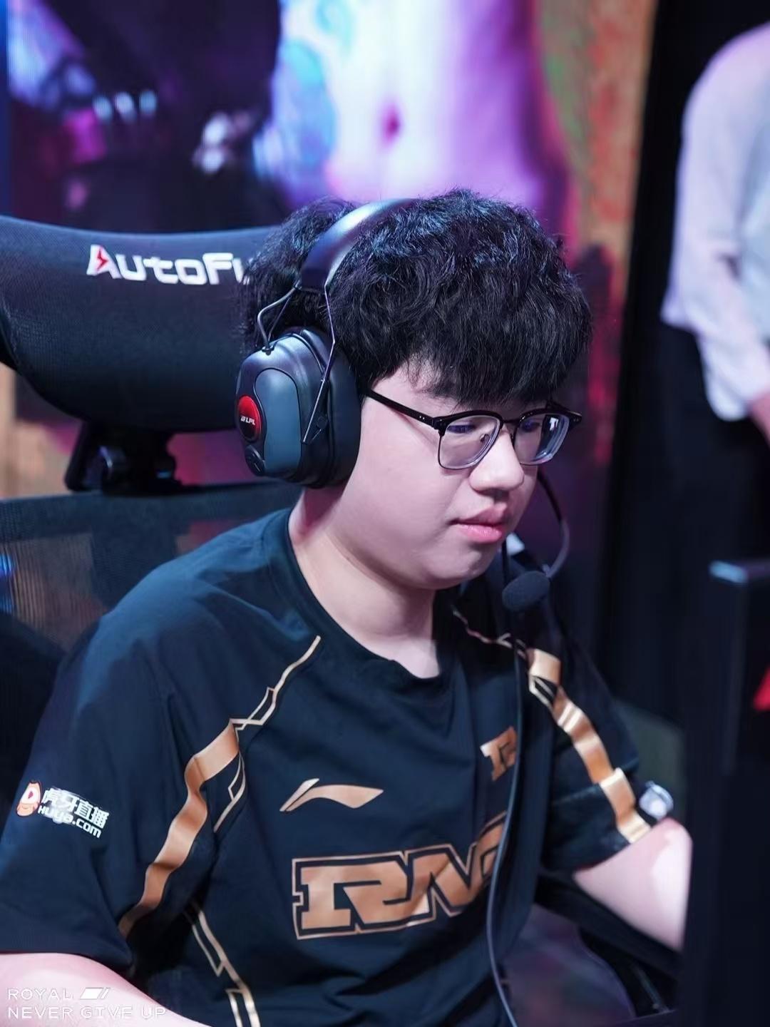 蓄势待发！RNG发布对战LGD赛前返图：勇毅笃行！