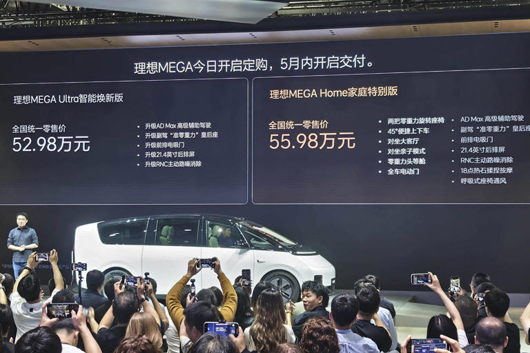 2025上海车展盛况：理想MEGA Home与L6智能焕新，未来出行新选择！