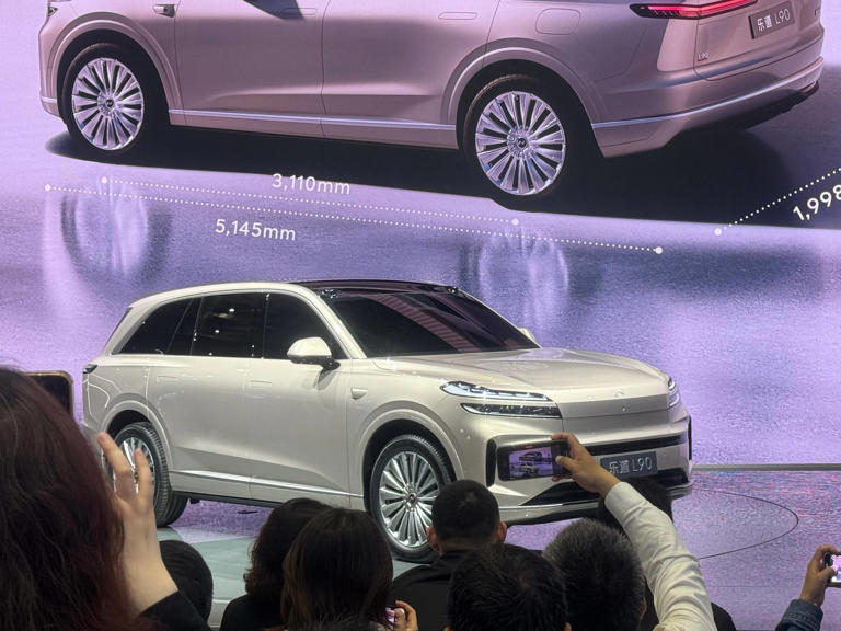 2025上海车展重头戏：乐道L90大型SUV惊艳登场，全域900V技术成亮点