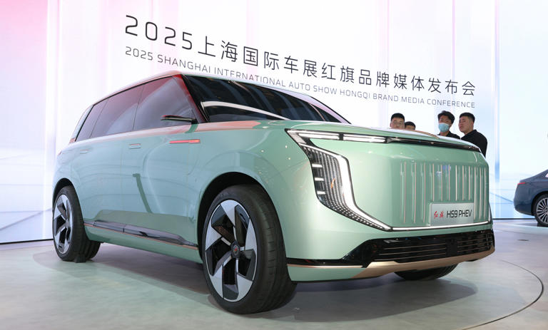 红旗 H9 PHEV 和红旗 HS9 PHEV 亮相，搭载 2.0T 混动