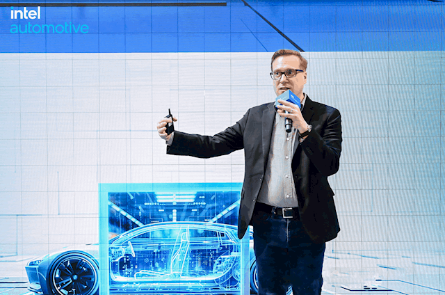 英特尔发布第二代AI增强SDV SoC：车企自由度更高 AI性能提升10倍