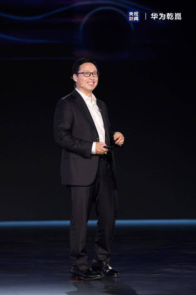 华为乾崑：给智驾装上“红绿灯”！ADS 4 Ultra解锁L3智驾，鸿蒙5.0让座舱学会“主动思考”