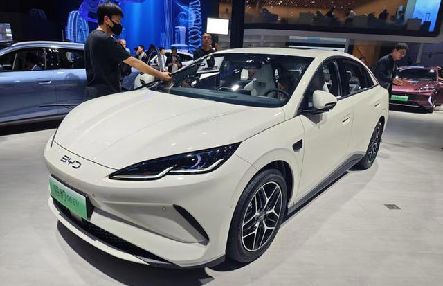 或12-15万元！支持高速领航辅助，比亚迪海豹06EV亮相