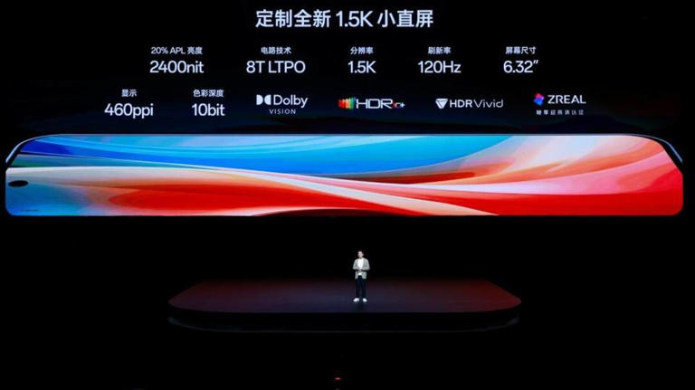 小屏大魔王一加 13T 正式发布 国补后 2899 元起