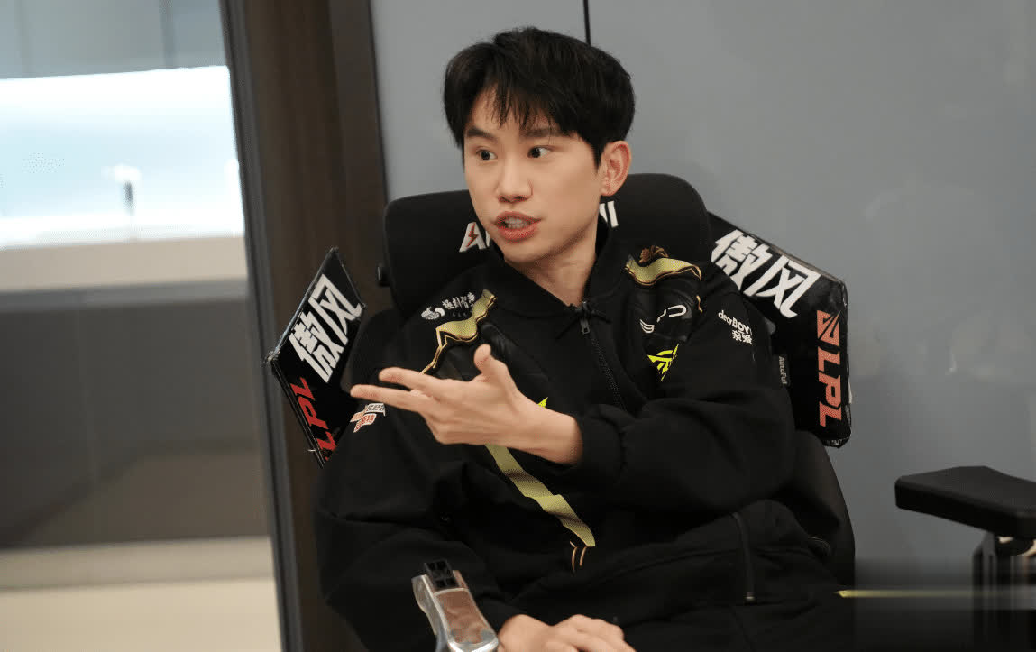 雷竞技资讯：BLG斩Wei后NIP斩山鸡，Doinb换猛将上单