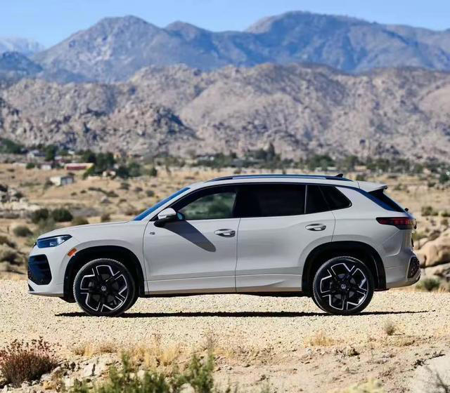 2.0T+15寸大屏！全新途观能掀翻日系双雄？