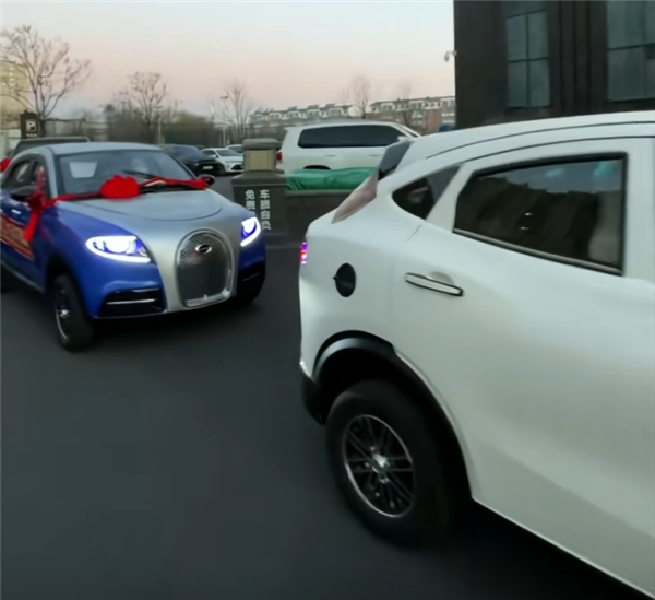 网友偶遇缩小版比亚迪海鸥：仔细一看logo竟是“3YC”