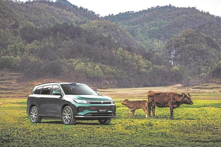 “国民SUV”问界新M7：30万级豪华SUV的典范之作