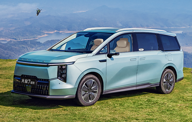 把配备“冰箱彩电大沙发”的MPV拉到20万级，TA可太香了！