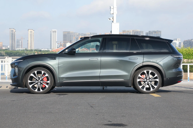 蔚来ES7变ES8、ES8升ES9：改名背后的战略重构