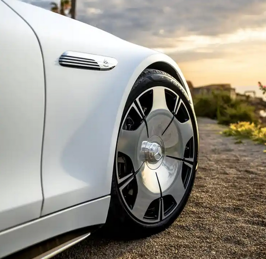 迈巴赫首款敞篷跑车！全新SL680 Monogram官图发布：售价将超400万元