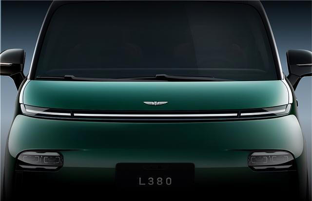 腾势D9 VS 翼真L380到底谁更慌？翼真L380坦然以对