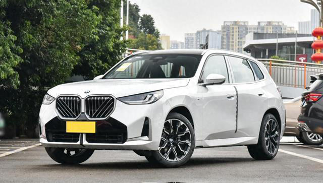 轴距逼近标轴X5，配2.0T+8AT，加速6.6秒，实拍全新宝马X3