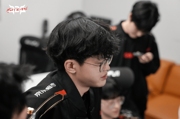 Xun：BLG本身打法还是以前那种比较进攻的打法，无太大差别