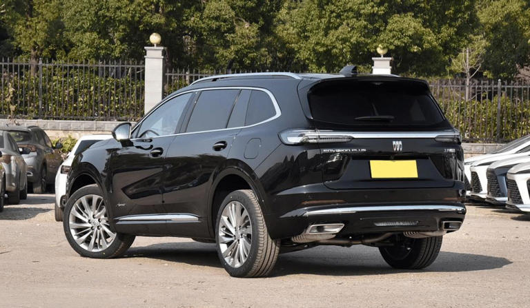 直降6万，车长超4米9，标配2.0T+9AT，昂科威PLUS是你的菜吗？