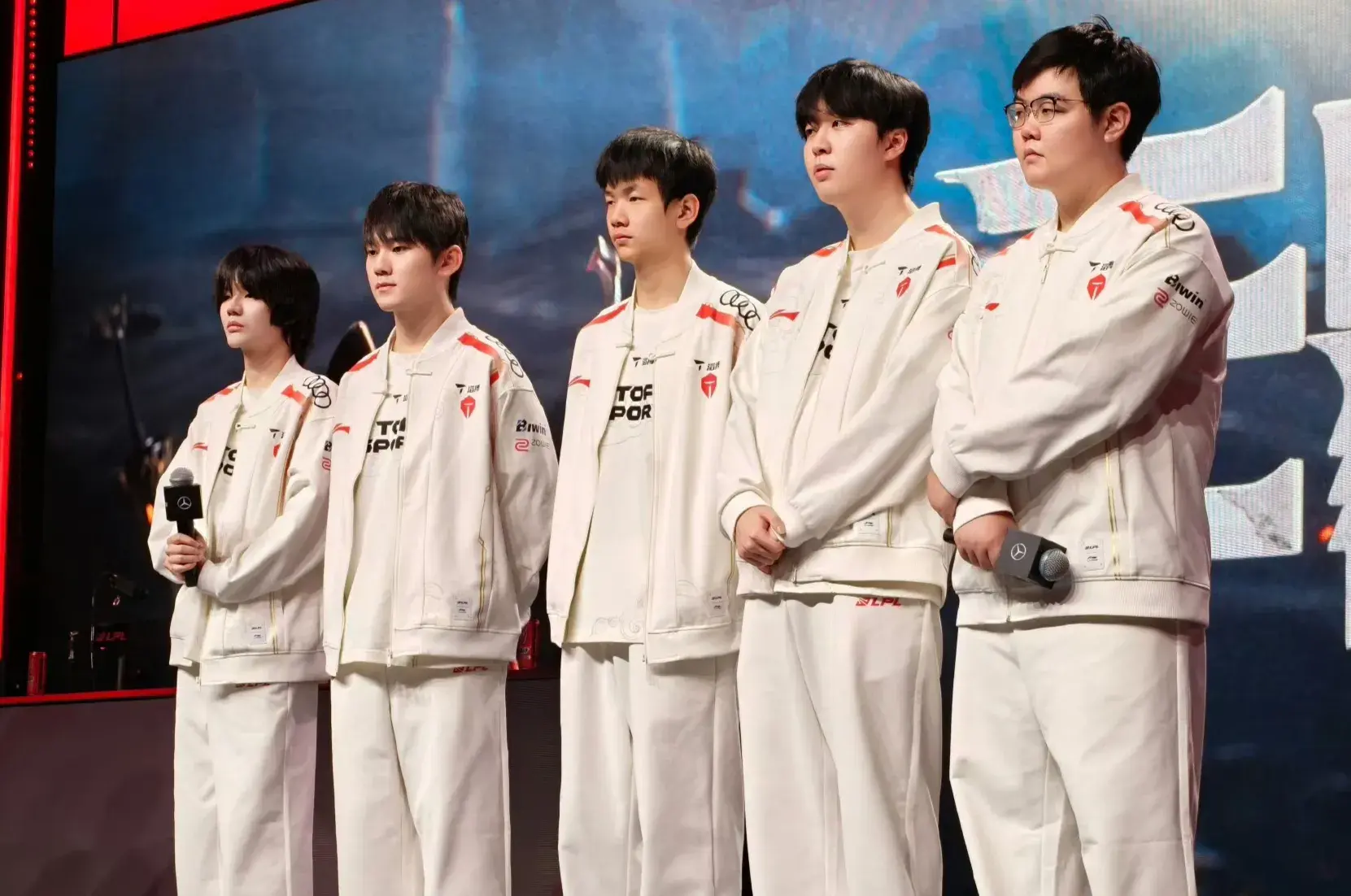 LPL最强黑马暴打陀螺王！Tabe实力打脸BLG！369发挥引争议