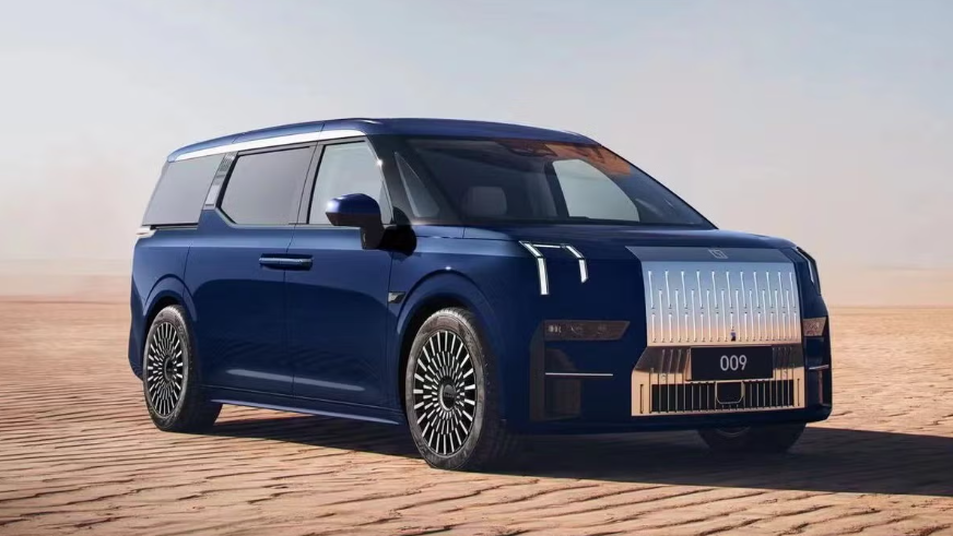 来看看极氪 009，豪华电动 MPV