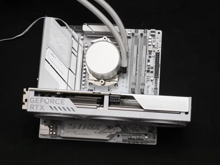 首个AMD平台小吹雪主板来了：华硕ROG STRIX B850G小吹雪主板开箱