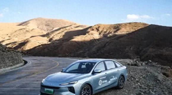 荣威纯电D6上市：7.98万起 续航605km创纪录