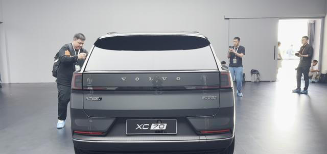 沃尔沃XC70首发亮相！首搭全新SMA平台，纯电续航超200+km
