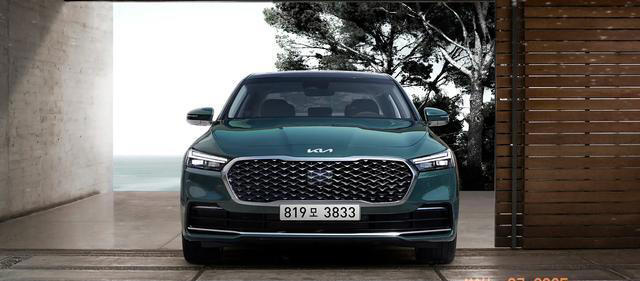 韩系车没落了？起亚K9震撼来袭，配置3.3T V6+8AT+四驱