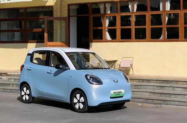 五菱宏光MINIEV 4月狂卖28990台！连续57个月稳坐A00级销冠宝座