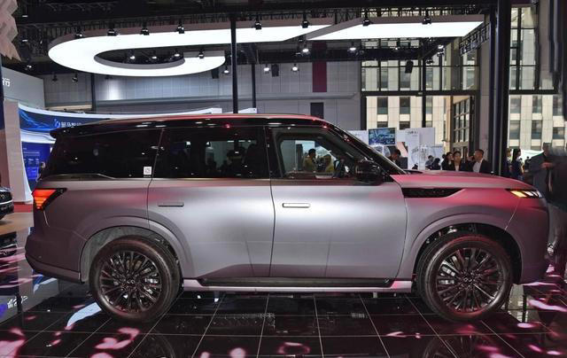 后悔宝马X7买早了！配3.5T V6引擎+9AT，提速5.9s，关键可选8座