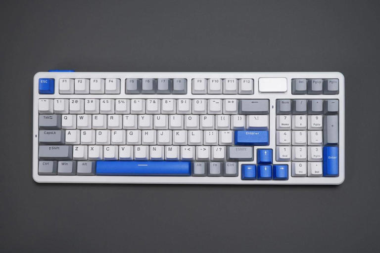 Z世代新宠：雷柏V700DIY-98机械键盘，个性定制高性价比体验如何？